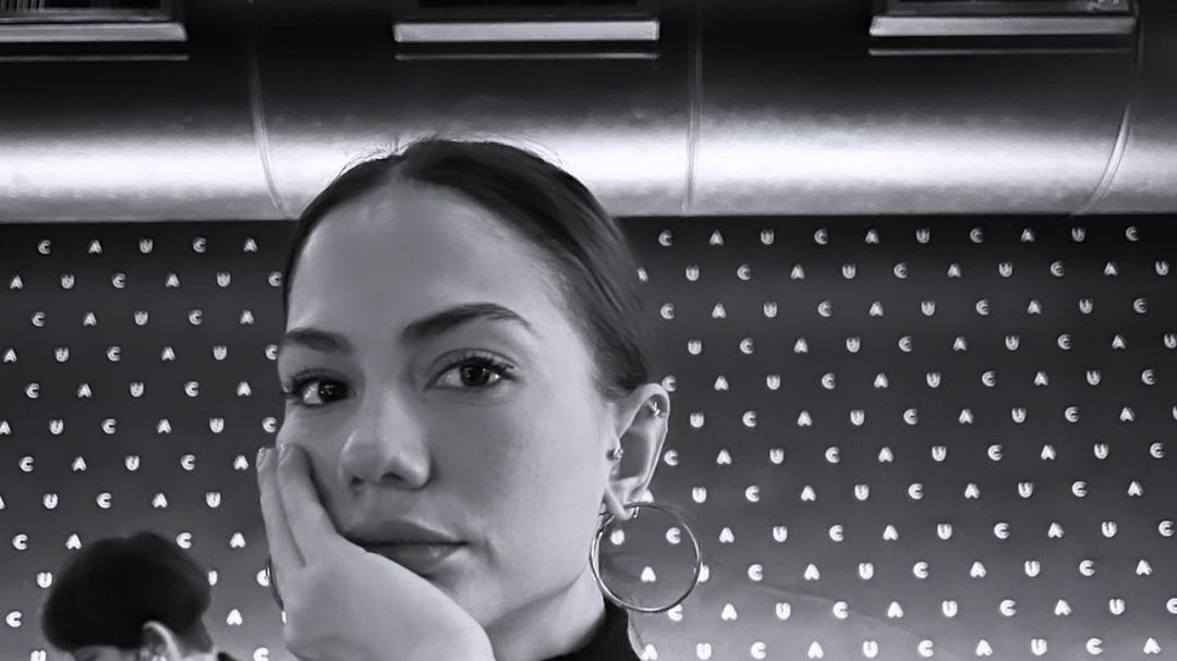 Cea mai dureroasă zi pentru Demet Ozdemir, eroina serialului Prizoniera ...