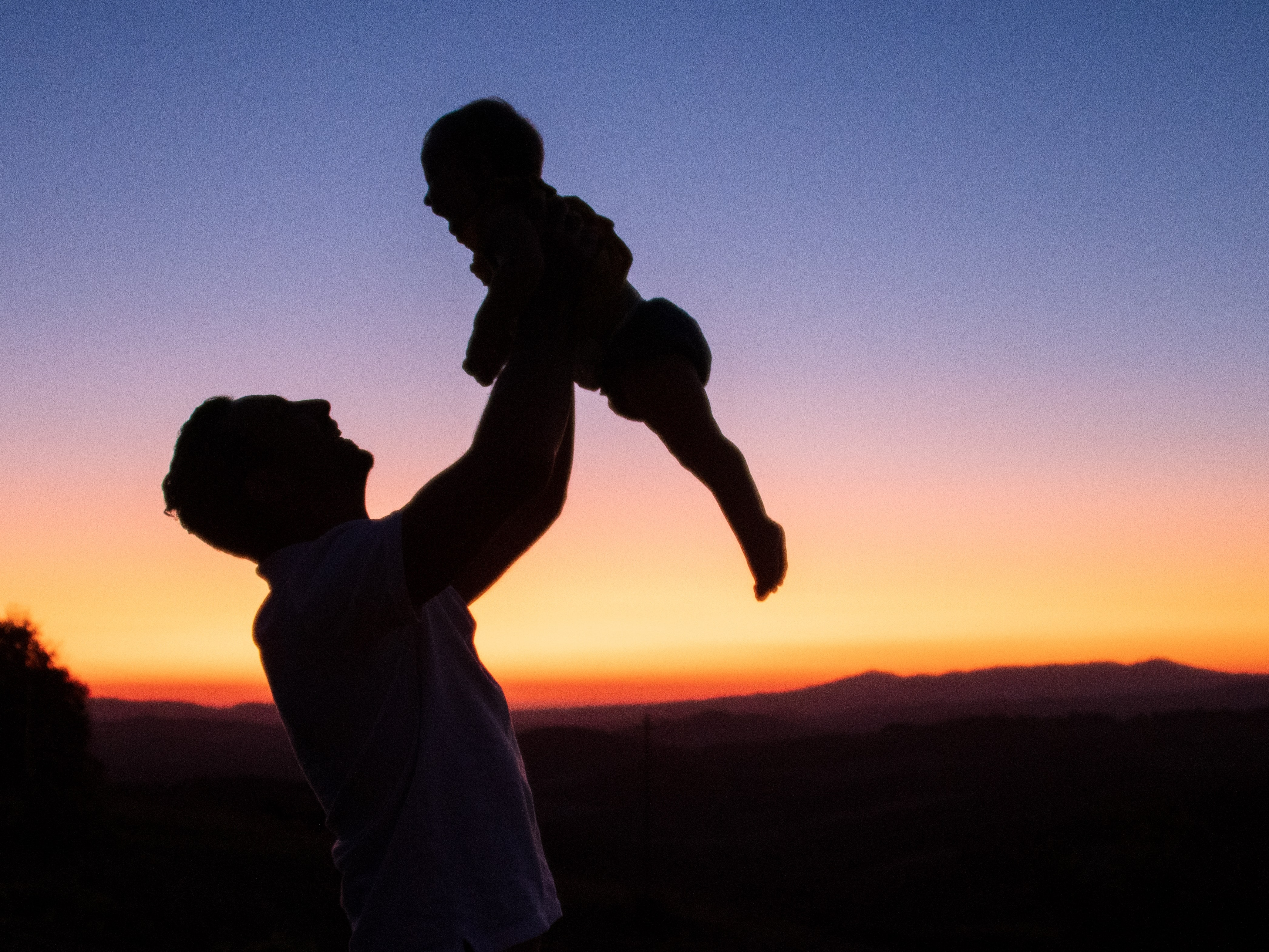 Tot ce trebuie să știi despre Luna Tatălui, concediul parental pentru ...