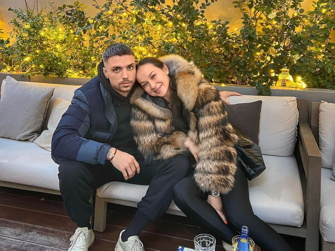 Cum a surprins-o Adi Rus pe Vlăduța Lupău de Valentine's Day. Artista a ...