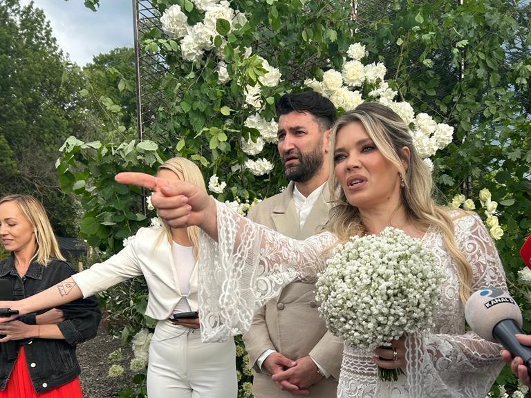 Exclusiv! Imagini nevăzute de la nunta lui Smiley cu Gina Pistol! Cum a ...