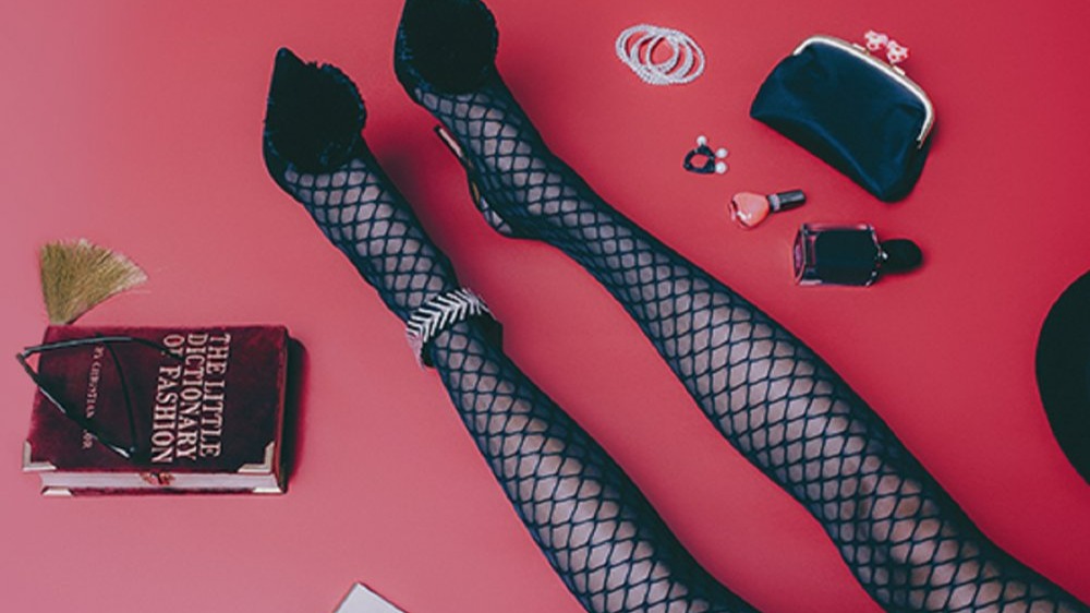 Ciorapi plasă, o alegere extravagantă! - Kanal D Romania