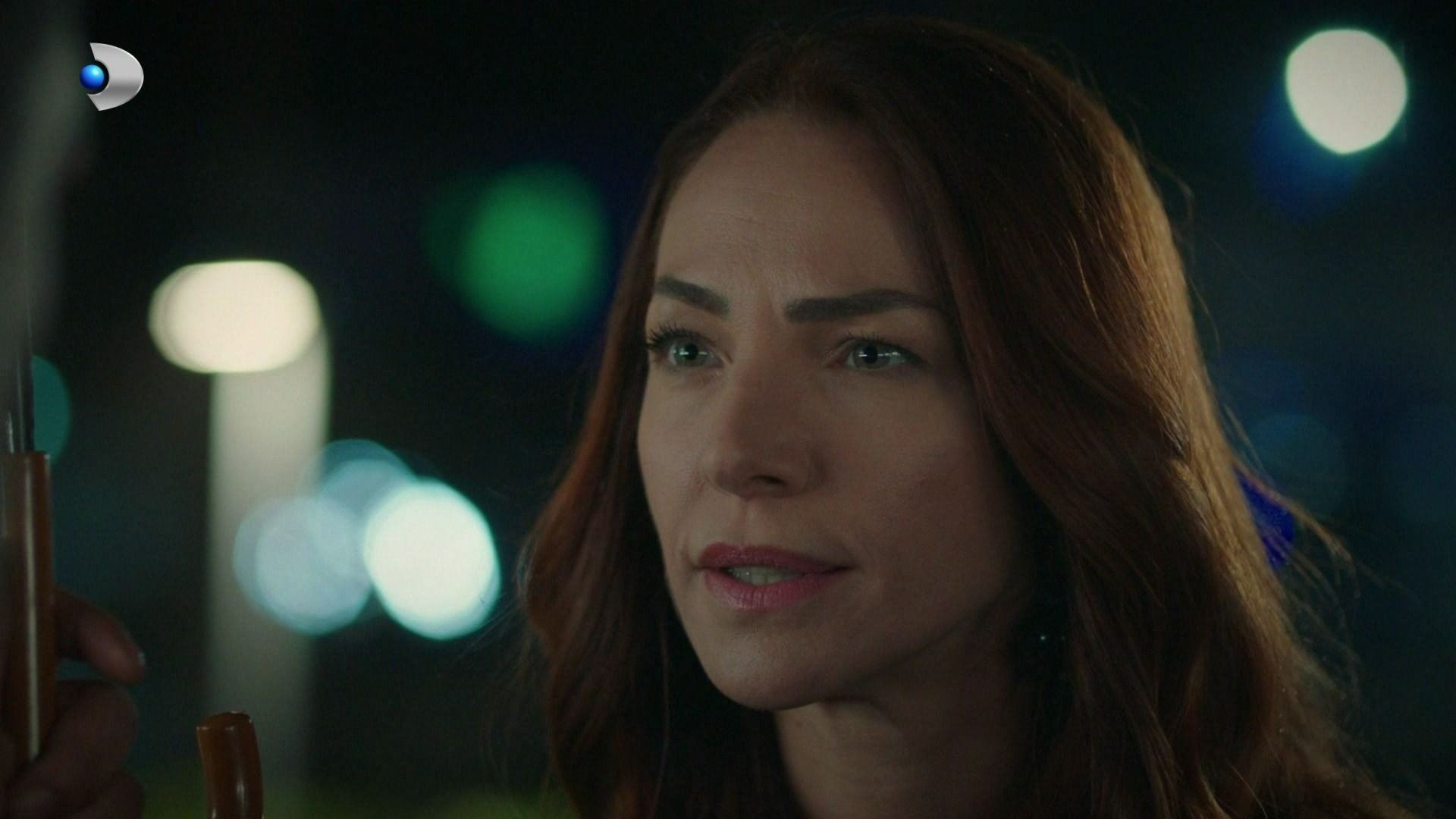 În această seară, de la ora 20:00 în serialul Totul pentru familia mea, la Kanal D, Ayla îl ...