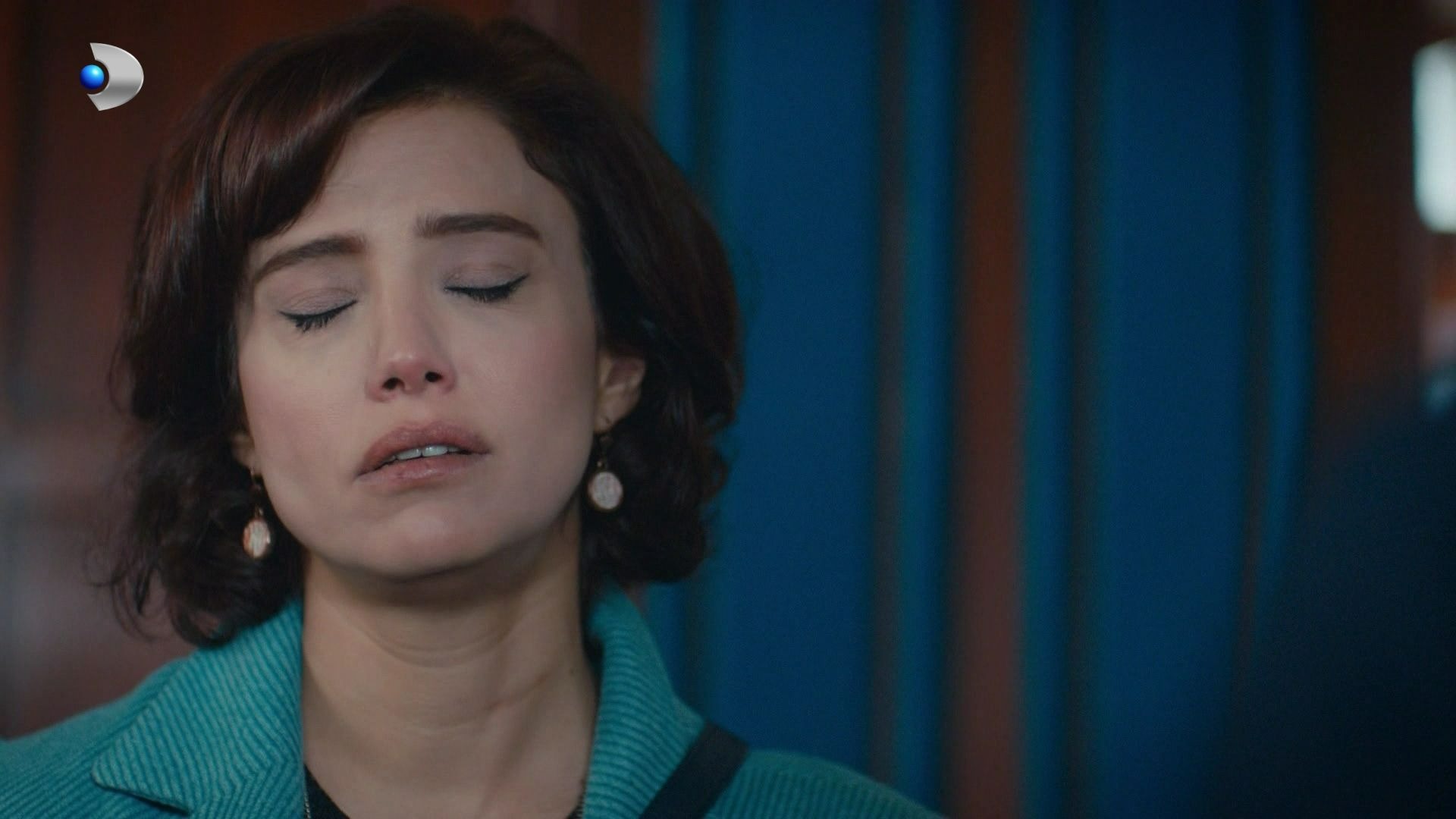 Melek va primi o nouă lovitură din partea tatălui ei. Vezi online live ...