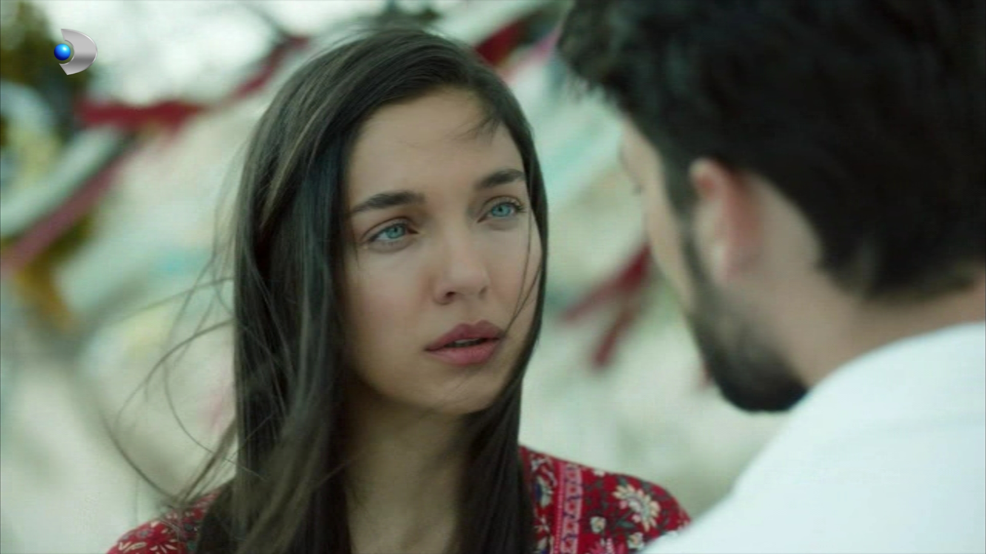 Zumrut își revine din comă și află șocată că Serhat a devenit tată ...