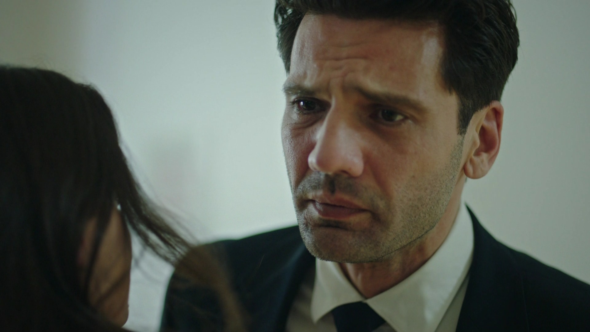 În această seară, de la ora 20:00, în noul episod din serialul “Secrete de familie”, Îlgaz și ...