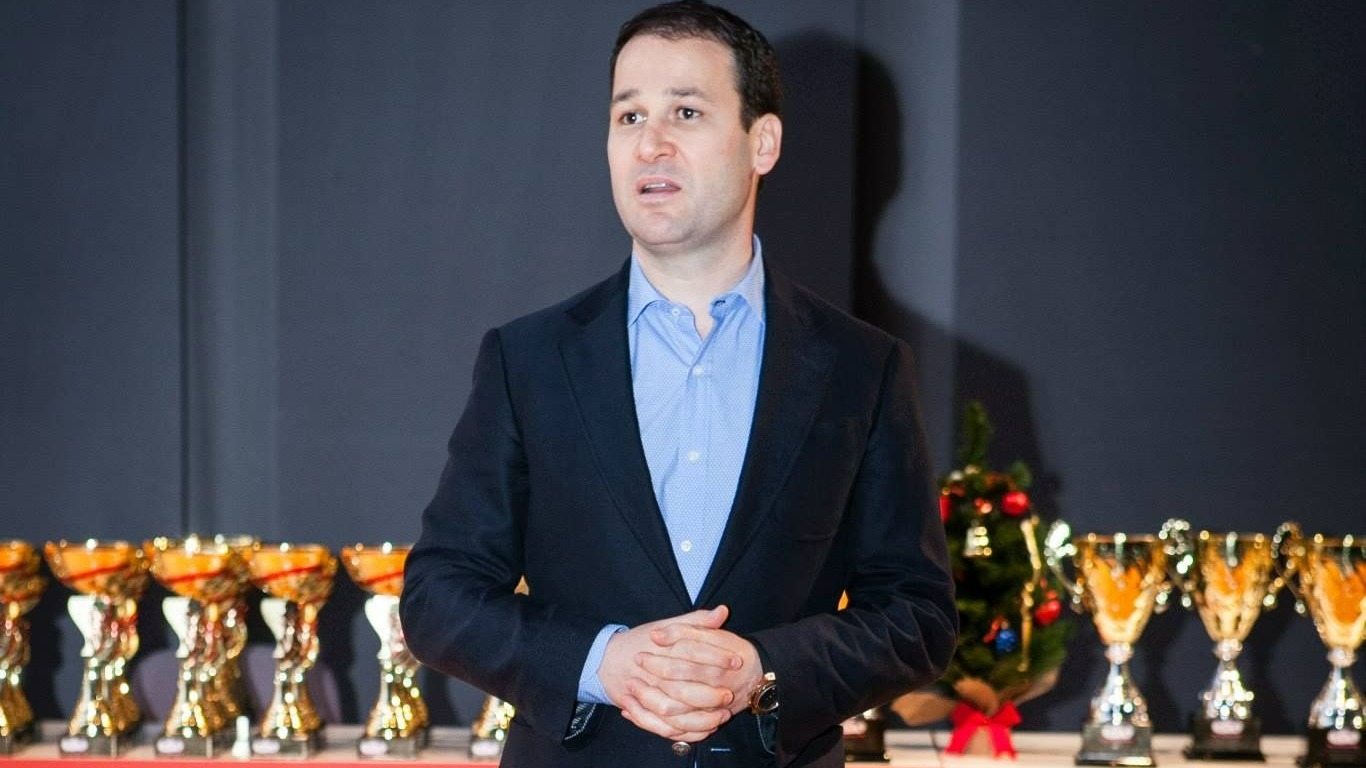 Ce studii are Robert Negoiță? CV-ul primarului sectorului 3 - Kanal D ...