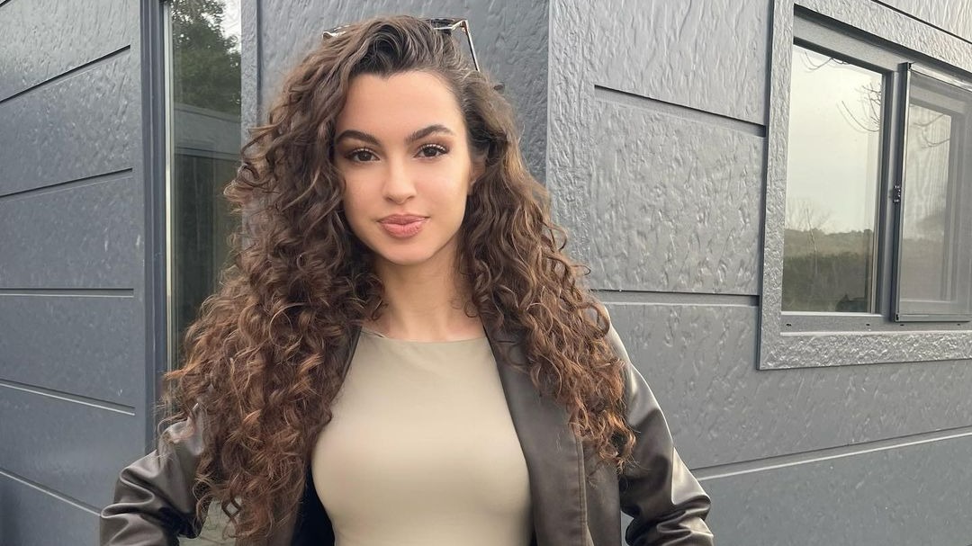 Su Burcu Yazgı Coșkun, tânăra actriță care jucat rolul Asiye în ...