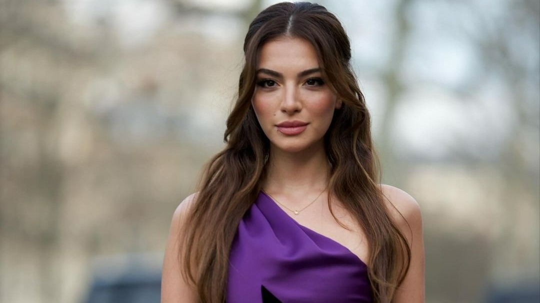 VIDEO: Melisa Asli Pamuk, superba actriță din serialul "Dragoste ...