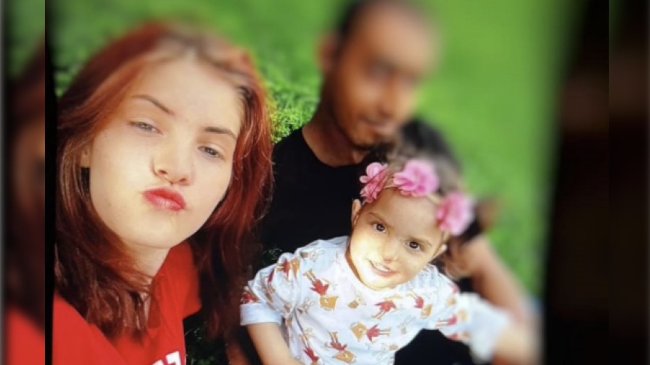 O mămică din Cluj a dispărut împreună cu fiica ei de 3 ani! Familia ...