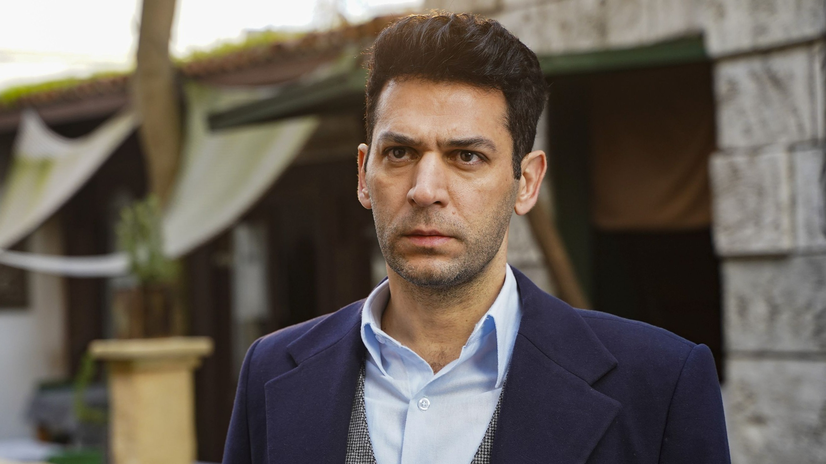 Ea este noua parteneră de platou a celebrului actor Murat Yıldırım ...