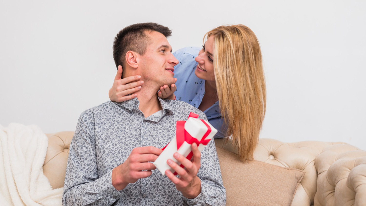 Ce cadouri să faci de Valentine’s Day pentru a-ți impresiona iubitul. Cele mai bune idei de ...