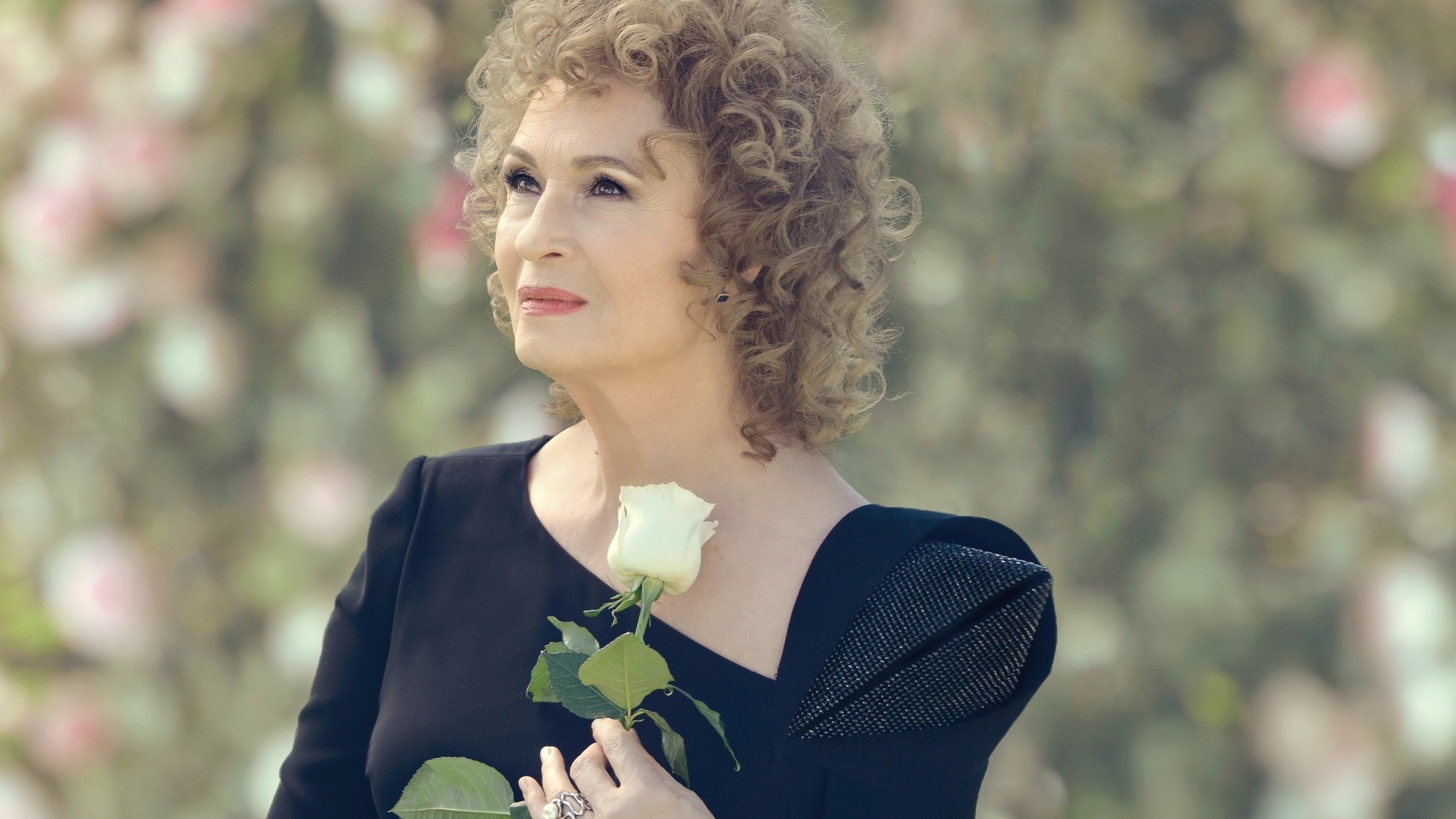 Angela Similea a pierdut una dintre cele mai dragi persoane! Mesajul ...