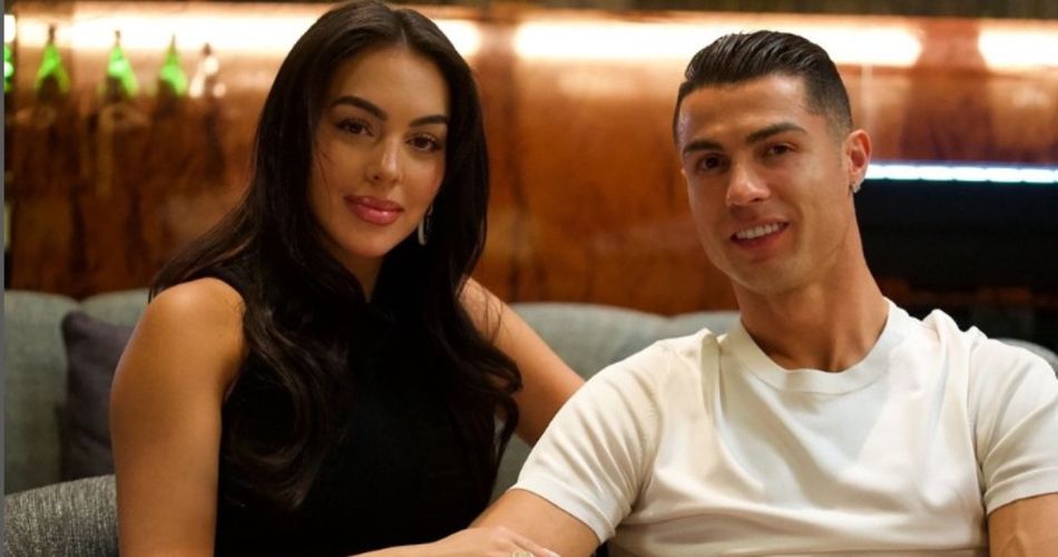 Cristiano Ronaldo a cerut-o de soție pe Georgina! Cât a costat inelul ...