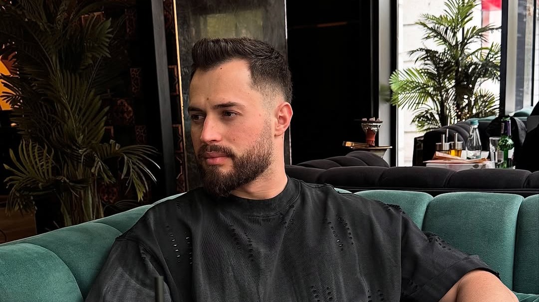 Danciu a părăsit România! Postarea cu care fostul concurent de la „Casa ...