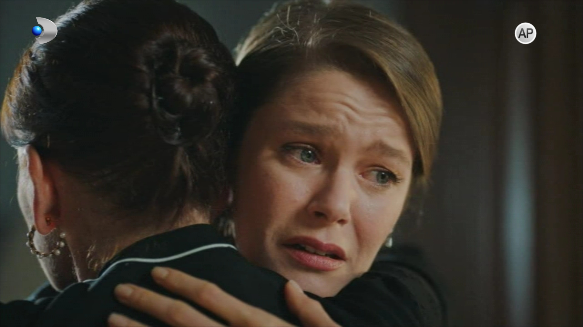 Rezumat episodul 9 „Fata de la fereastră”, difuzat în 17 octombrie la Kanal D: Feride vrea ca ...