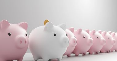 Cursul valutar BNR luni, 17 noiembrie 2025: Lira sterlină și dolarul american sunt în creștere ...