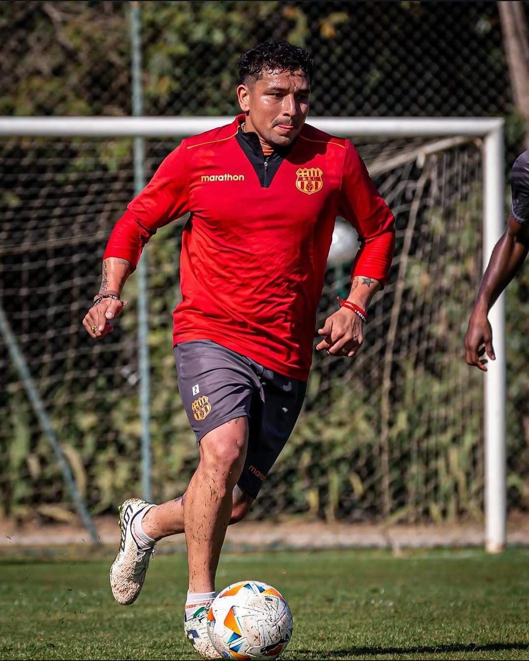 Fotbalistul Mario Pineida, în vârstă de 33 de ani, a fost asasinat în ...
