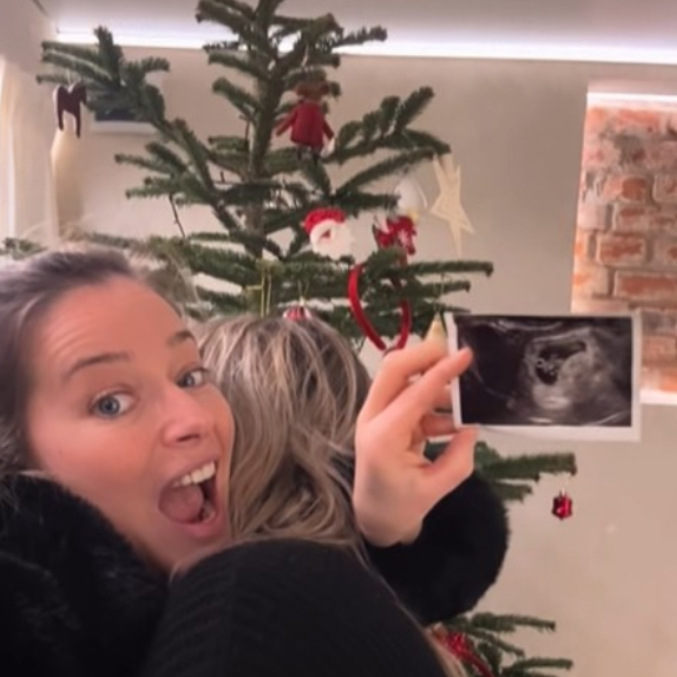 Laura Cosoi este însărcinată pentru a cincea oară. Vedeta a dat vestea ...