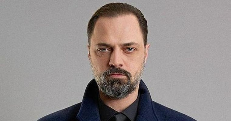 Cine este și câți ani are Ertan Saban, actorul care joacă rolul ...