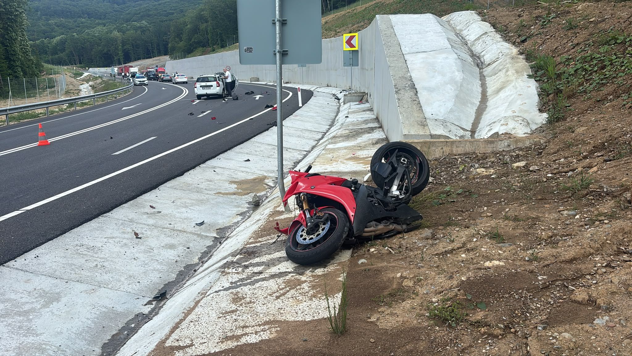 Un tânăr de 24 de ani s-a stins din viață după ce s-a ciocnit de un ...