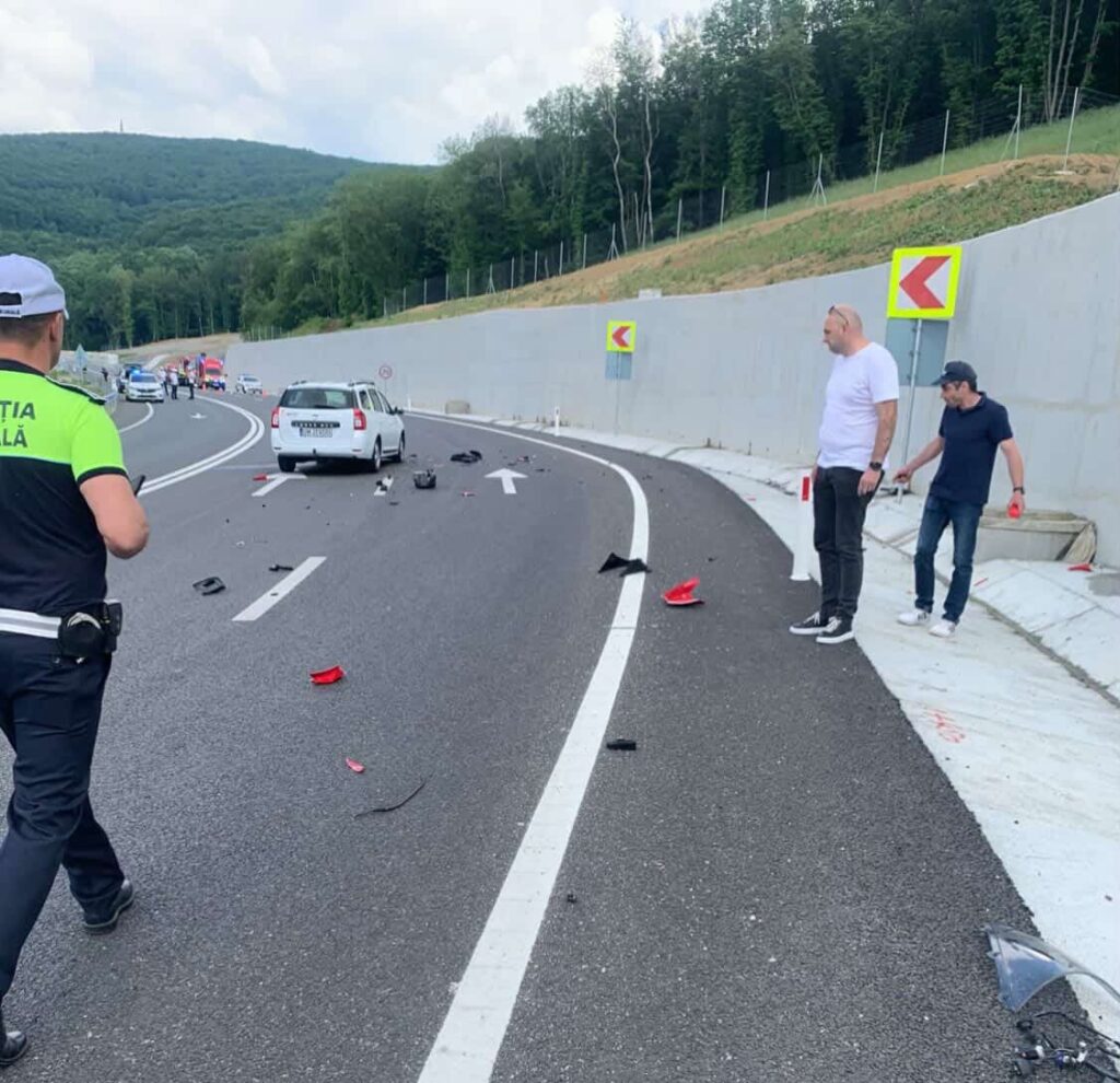 Un tânăr de 24 de ani s-a stins din viață după ce s-a ciocnit de un ...