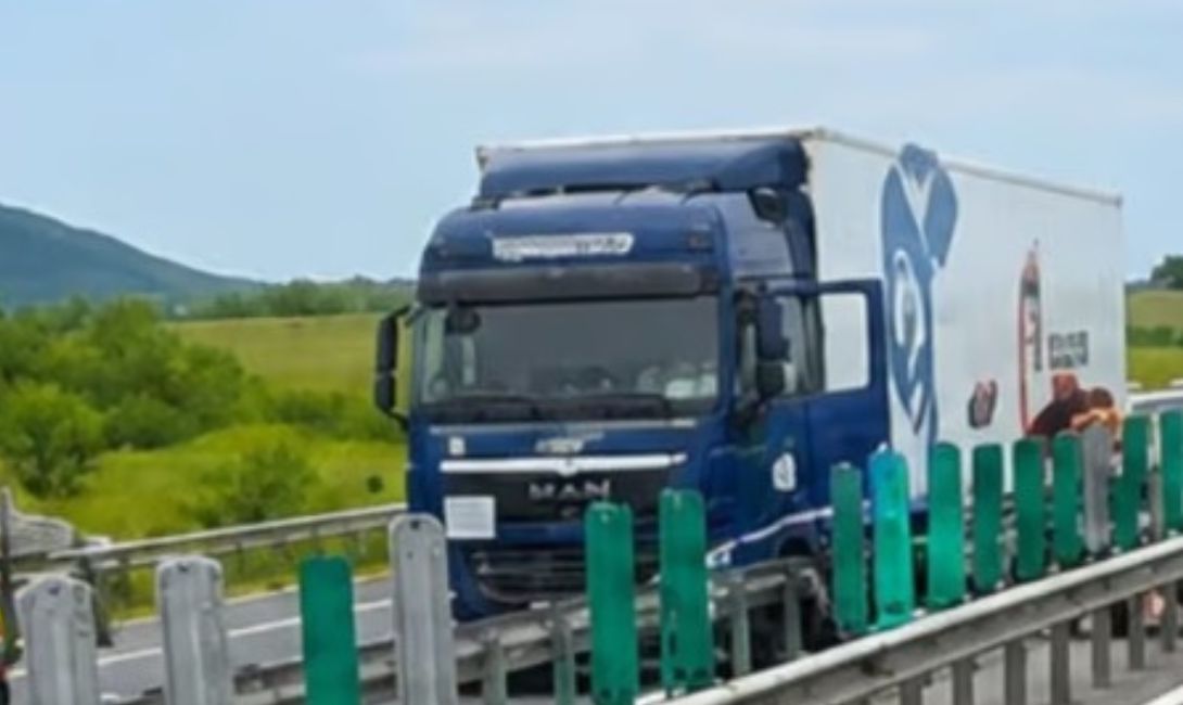 Cine este femeia de 41 de ani care și-a pierdut viața după ce TIR-ul pe ...