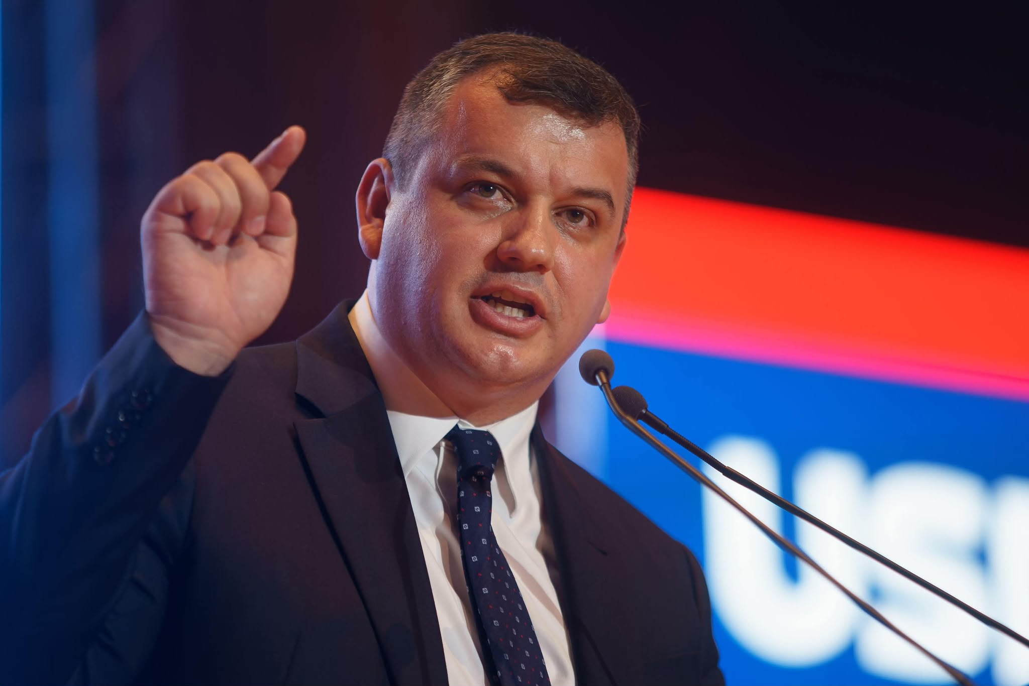 BREAKING NEWS Eugen Tomac este noul prim-ministru al României. Anunțul ...
