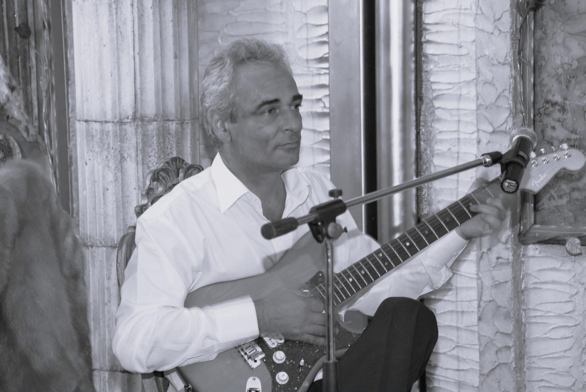 Veste tristă pentru fanii muzicii rock din România. Radu Manafu s-a ...