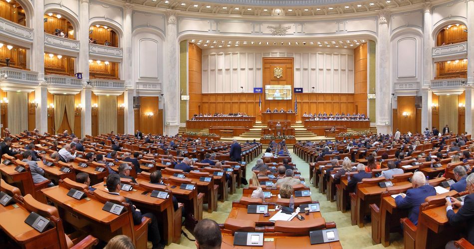 Lista oficială cu cei 12 miniștri propuși de Adrian Veștea. Luni are ...