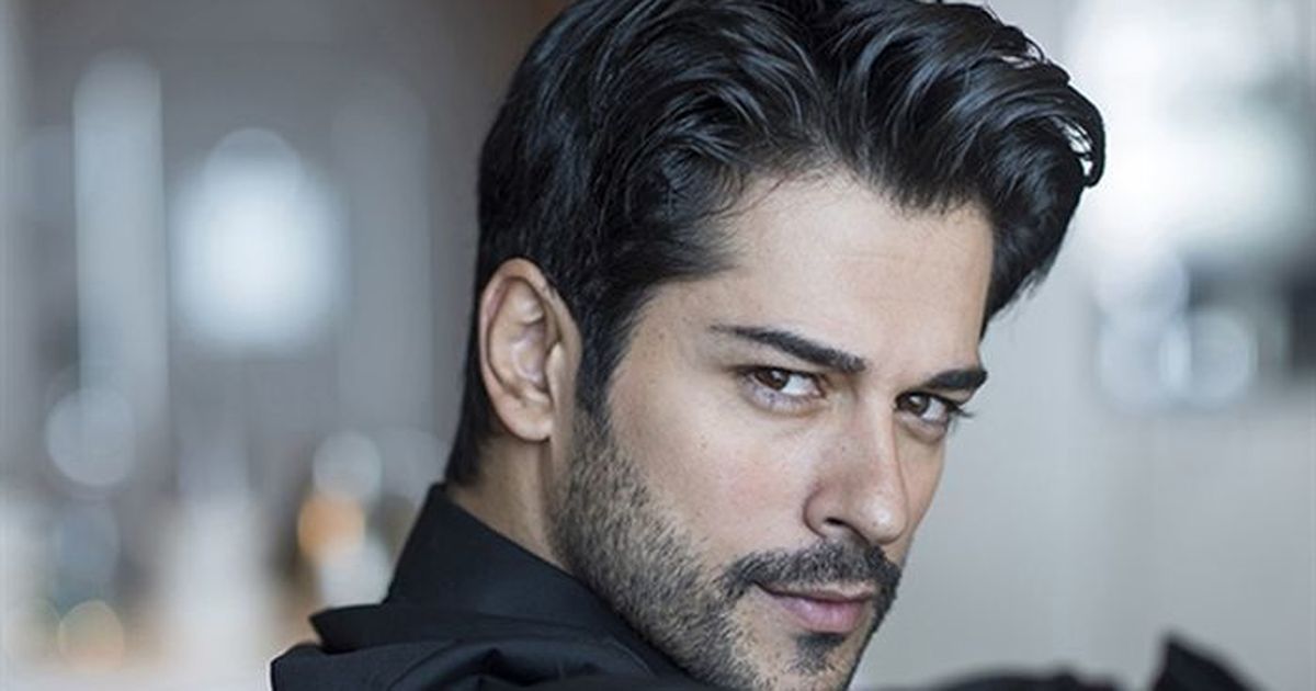BURAK OZCIVIT (Kemal), surprins in timpul unor lectii de dans, in ...