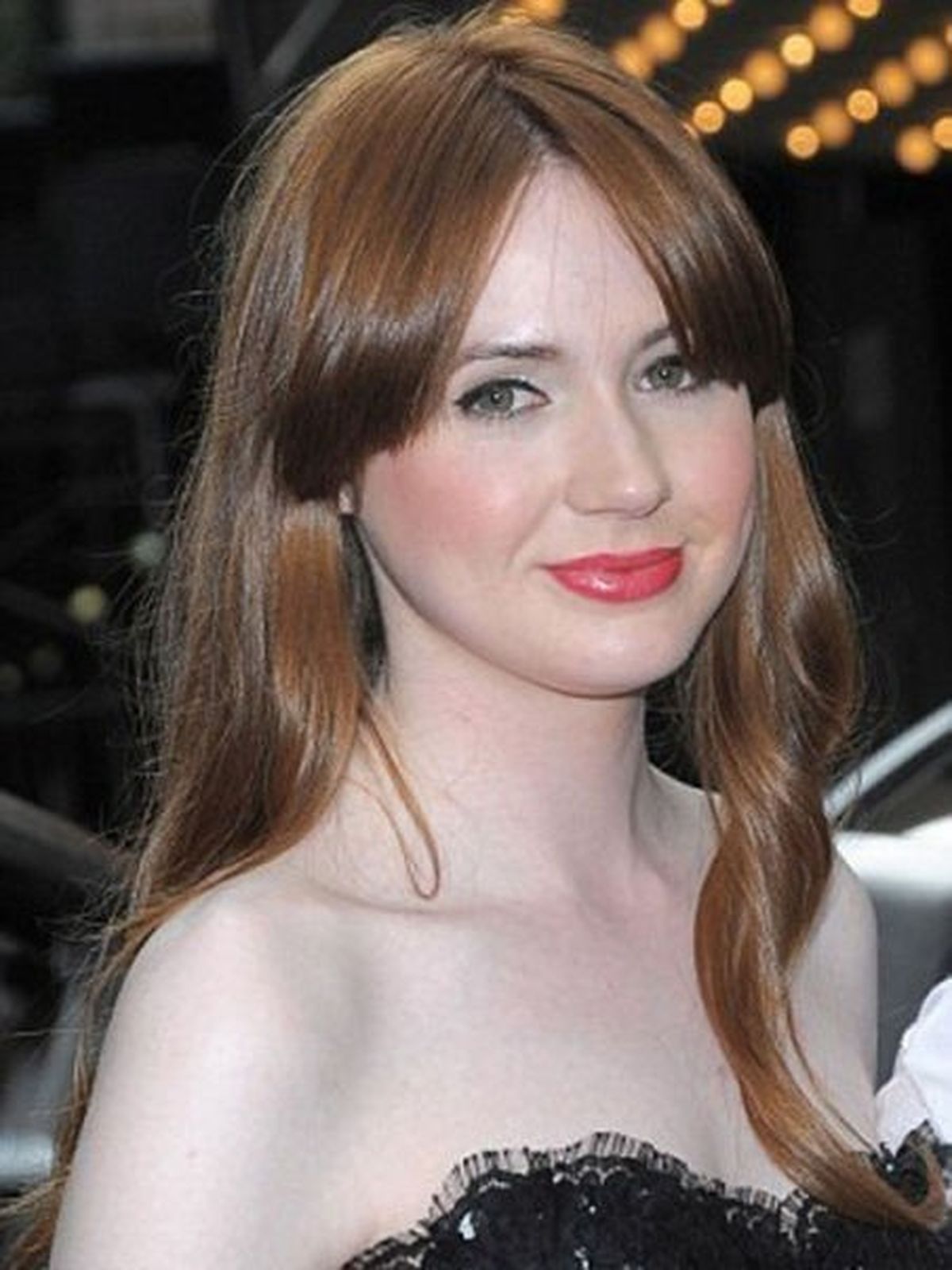 SOCANT! Cum arata tanara din imagine cu un machiaj profesional FOTO ...