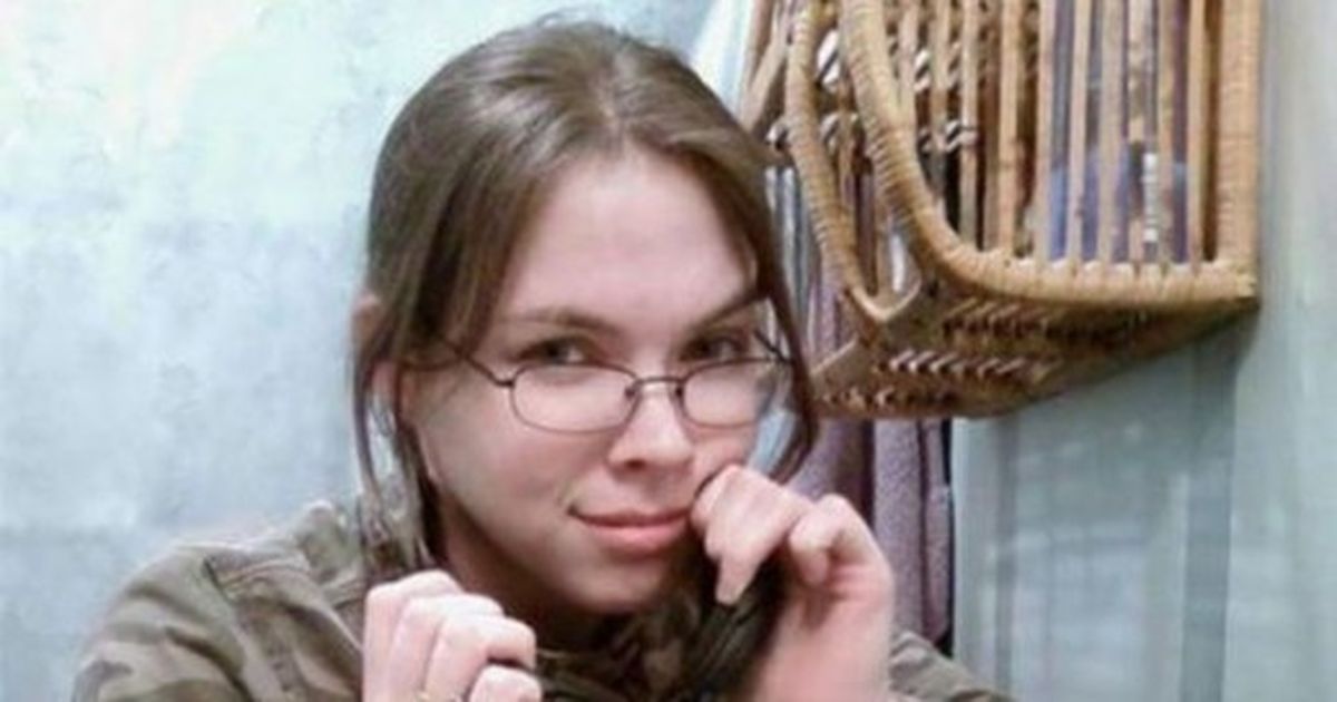 Crezi ca e ATRACTIVA? Fata din imagine are o forma mai NEOBISNUITA a ...