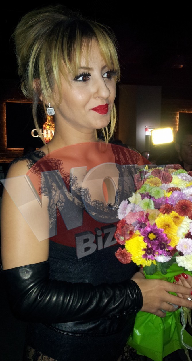 Giulia, sexy la ziua ei de nastere! Solista a primit un tort in forma ...