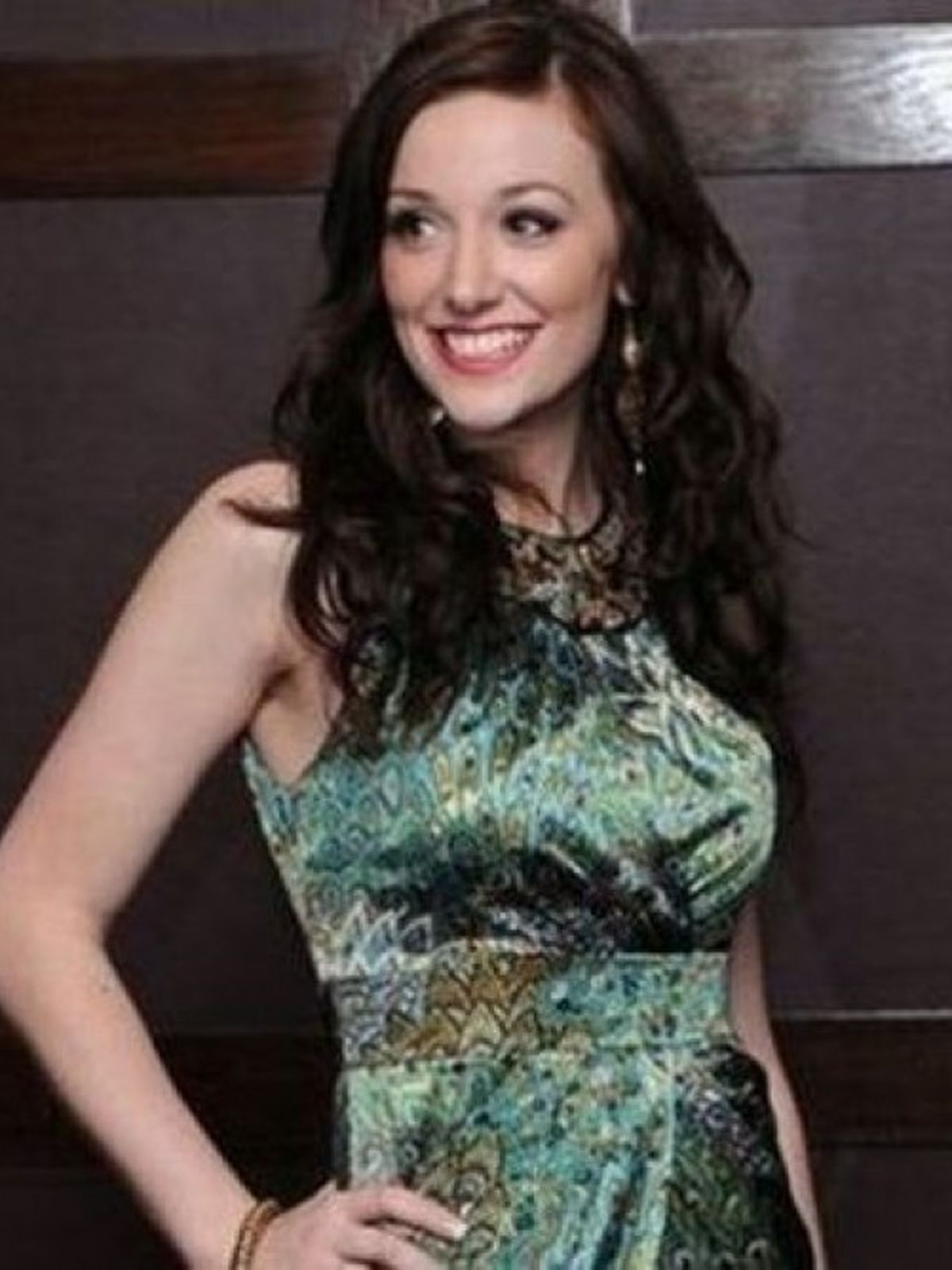 Katrina Hodge, Miss Anglia a parasit podiumul pentru armata! FOTO - Kanal D Romania