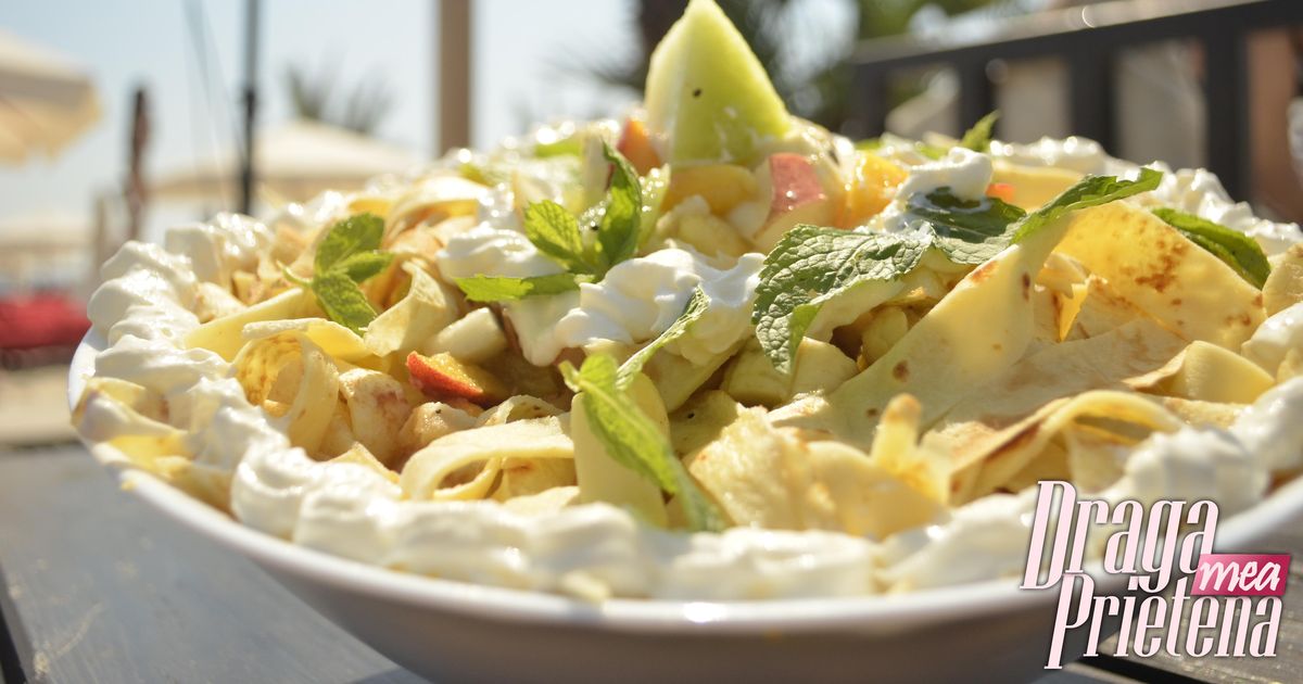 Salata de fructe cu frisca si clatite - Kanal D Romania