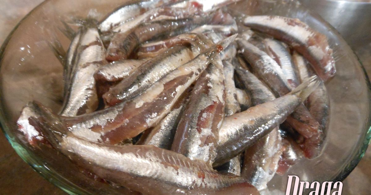 Hamsie prajita cu mujdei si mamaliguta - Kanal D Romania