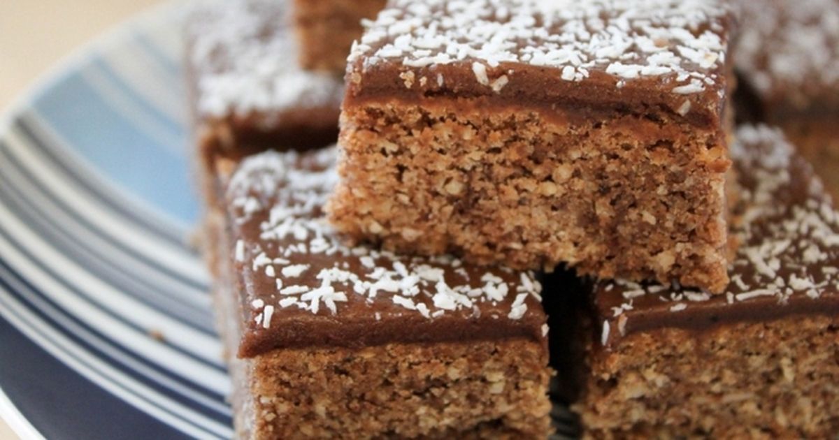 Pandispan delicios cu ciocolata si stafide! Este incredibil! - Kanal D ...