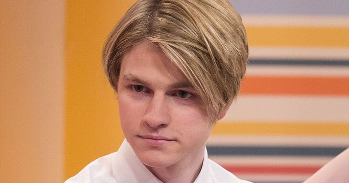 SOCANT! Era sa moara din cauza OBSESIEI pentru pozele SELFIE - Kanal D ...