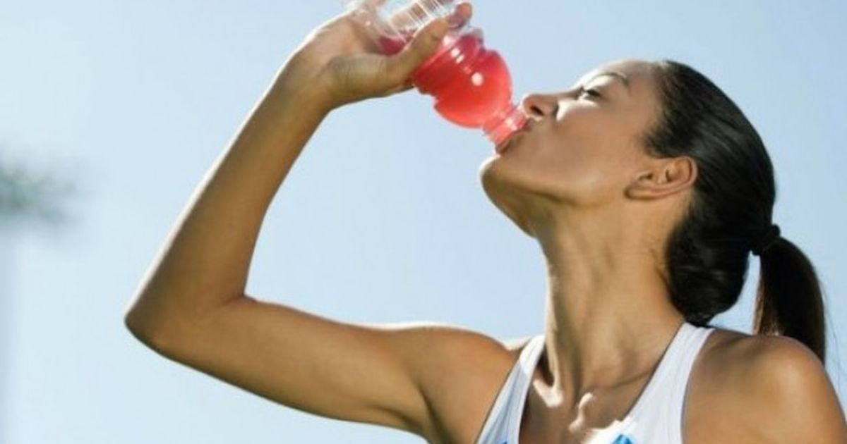 Acesta bautura cu electroliti iti vindeca organismul in doua zile. Uite ...