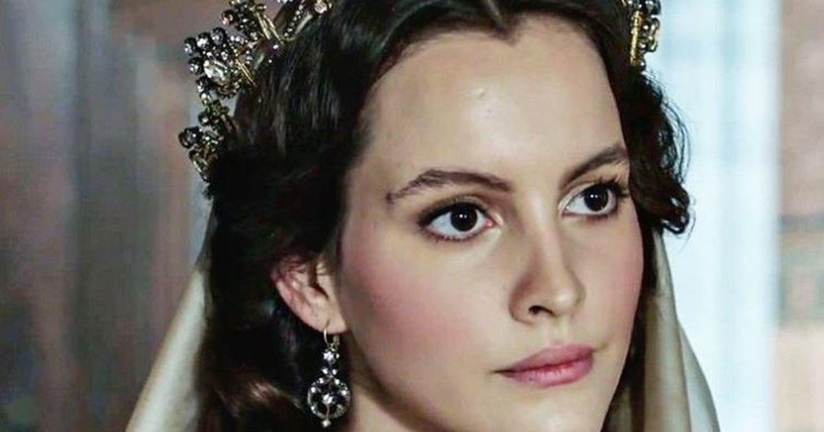 Sultana AYSE din serialul "Kosem", colega lui Burak Ozcvit in filmul ...