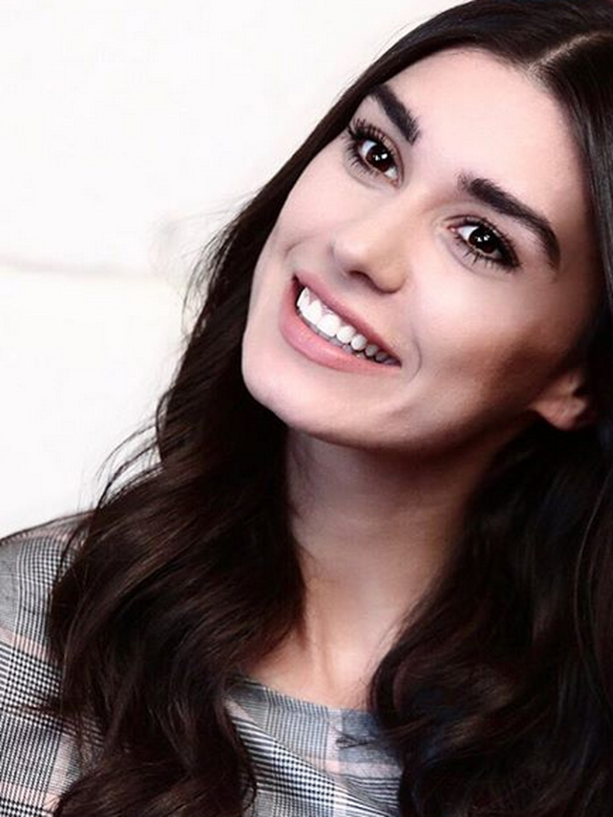 Mavi din serialul "Dragoste si ura", eroina unui videoclip spectaculos ...