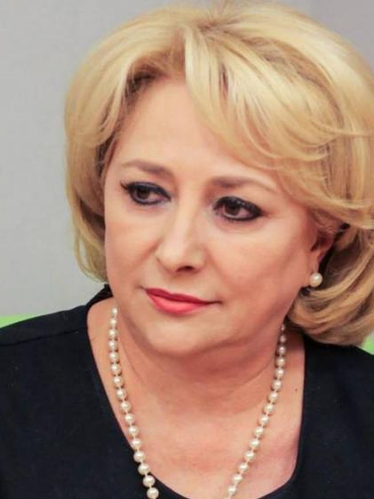 Viorica Dancila, schimbare de look! Primul ministru nu mai arata asa ...