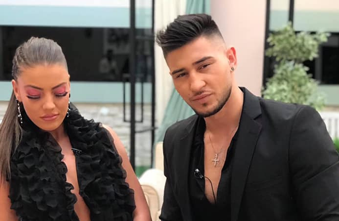 Roxana și Mocanu s-au despărțit? Fanii "Puterea dragostei", șocați de postarea tinerei - Kanal D ...