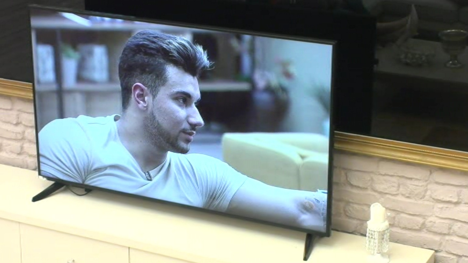 Pe cine a pus Cezar ochii în casa "Puterea dragostei". - Kanal D Romania