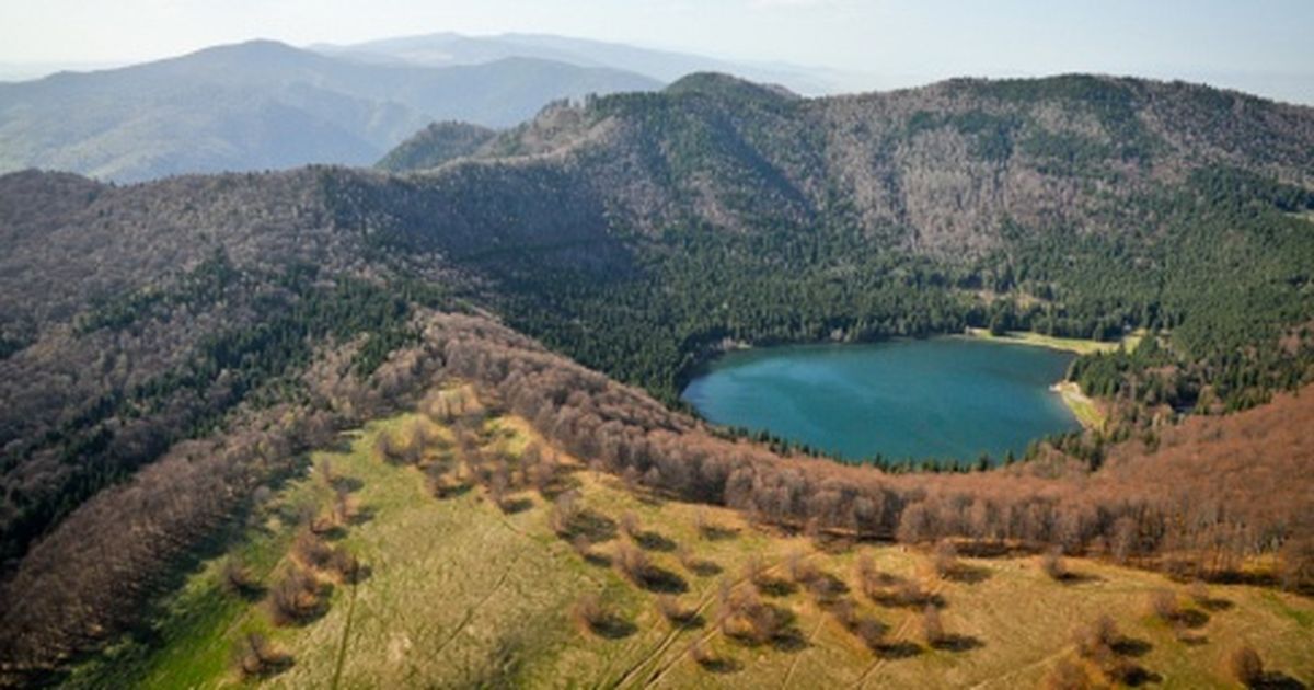 Vulcanul din Romania era crezut adormit, dar clocoteste pana la pragul ...