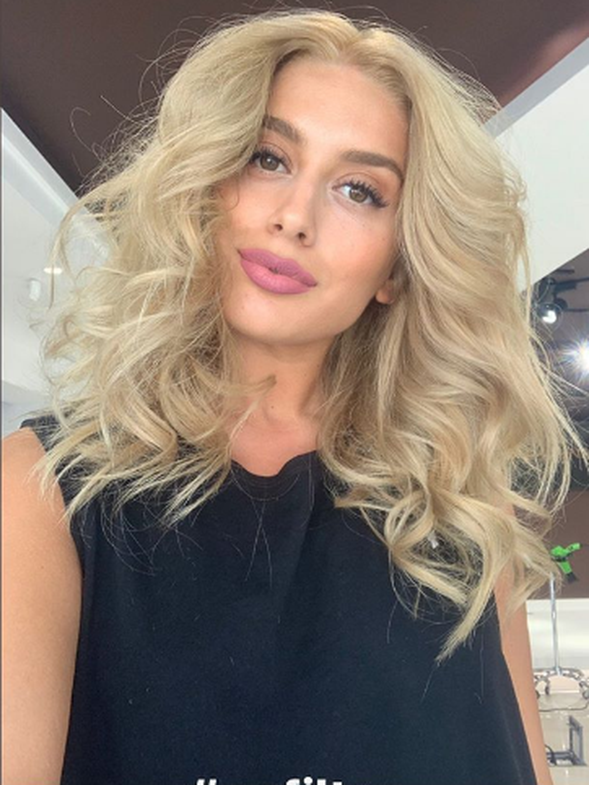 Ana-Maria, schimbare uluitoare de look! - Kanal D Romania