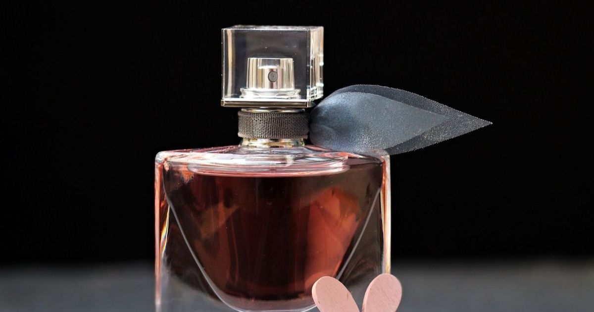 8 parfumuri accesibile care persista la fel de mult ca cele scumpe ...