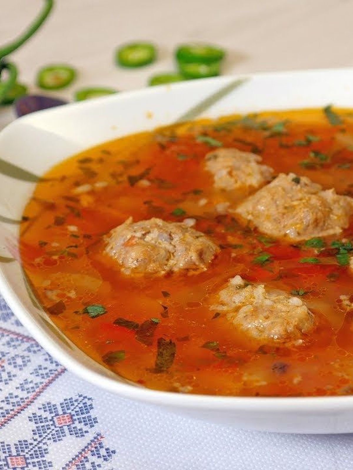 Ciorba de perisoare: secretul ca sa nu se sfarame perisoarele - Kanal D ...