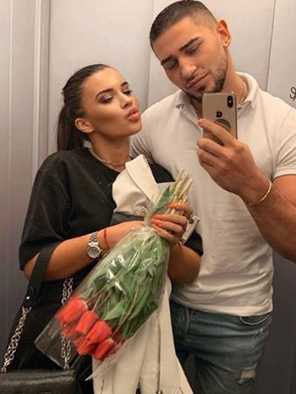 Andra Volos, iubita lui Mocanu, aniversare cu cantec! - Kanal D Romania