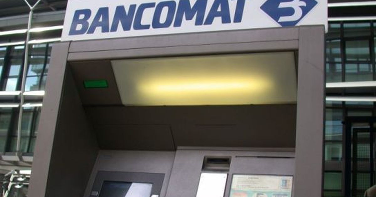 Bancomat spart în Galați. Câți bani au furat hoții - Stirile Kanal D